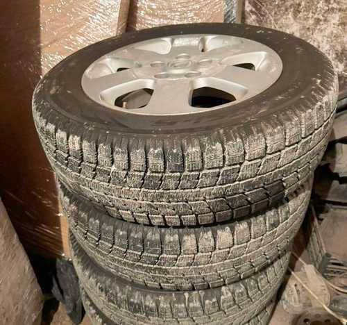 Диски Nissan с резиной toyo