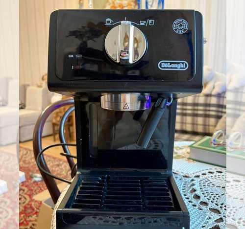 Кофеварка рожковая delonghi