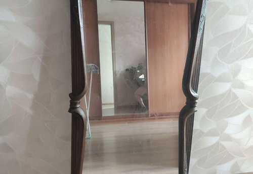 Зеркало настенное в металлической раме