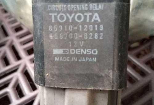 Реле топливного насоса Toyota 85910-12010