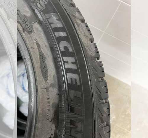 Michelin X-Ice North 4 SUV 235/55 R17