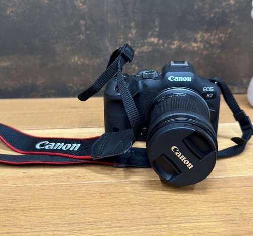 Фотоаппарат Canon EOS R7 Mirrorless Camera