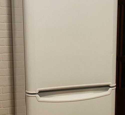 Холодильник"Indesit BA 20.025
