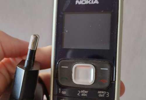 Кнопочный телефон Nokia 1209 с зарядным устр