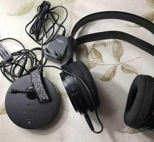 Беспроводные наушники Sony MDR-RF811RK