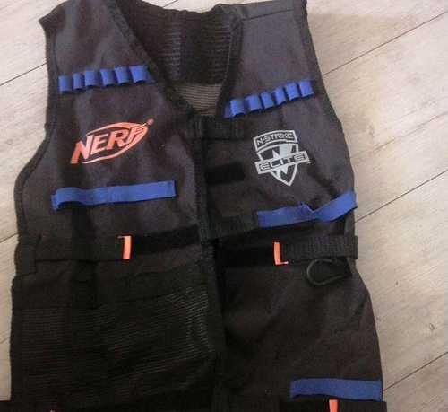 Игрушечный желет nerf