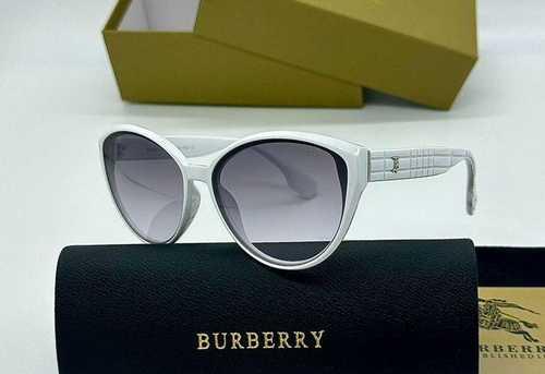 Солнцезащитные очки burberry