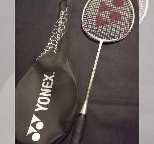 Ракетка для бадминтона yonex