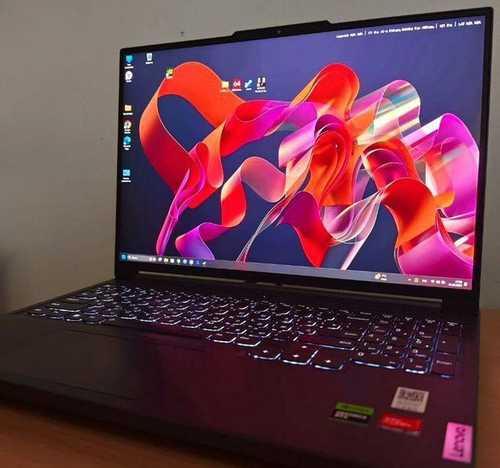 Lenovo Legion 5 slim ryzen 7 7840h 4060 32gb