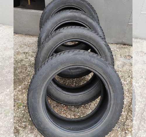 Kumho I'Zen RV Stud KC16 235/55 R17