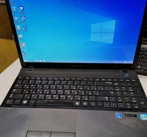 Ноутбук Samsung np300e5x