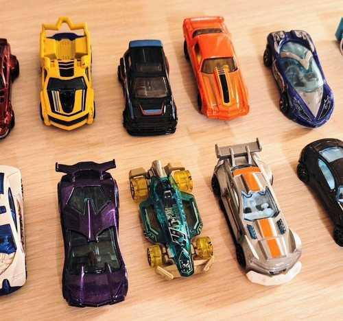 Машинки Hot Wheels (14 штук)