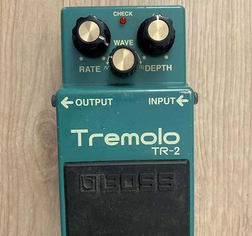 Гитарная педаль Boss TR-2 Tremolo