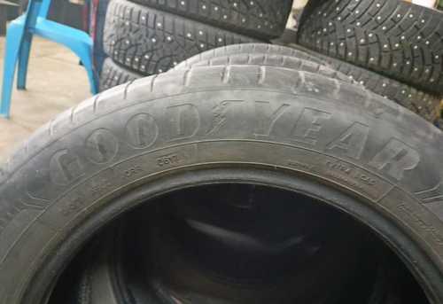 Goodyear EfficientGrip Performance 225/55 R17