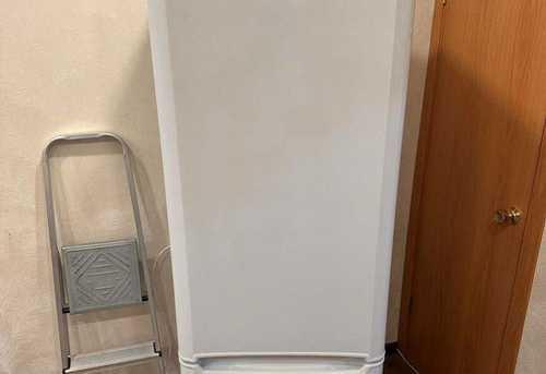 Холодильник Indesit No Frost 195 см (ухоженный)