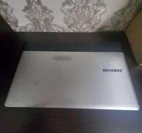 Ноутбук samsung np300e5a