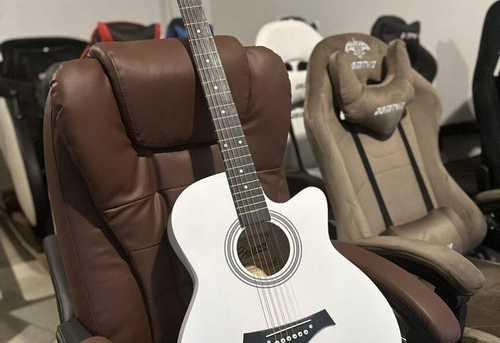 Акустическая гитара Belucci белая