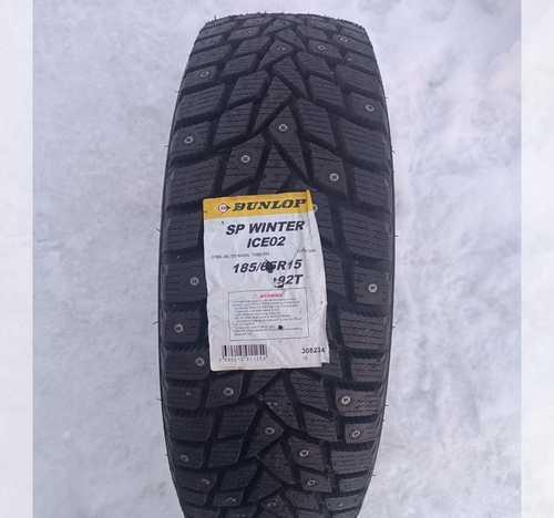 Dunlop SP Winter Ice02 185/65 R15 92T