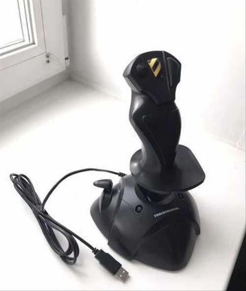Джойстик thrustmaster