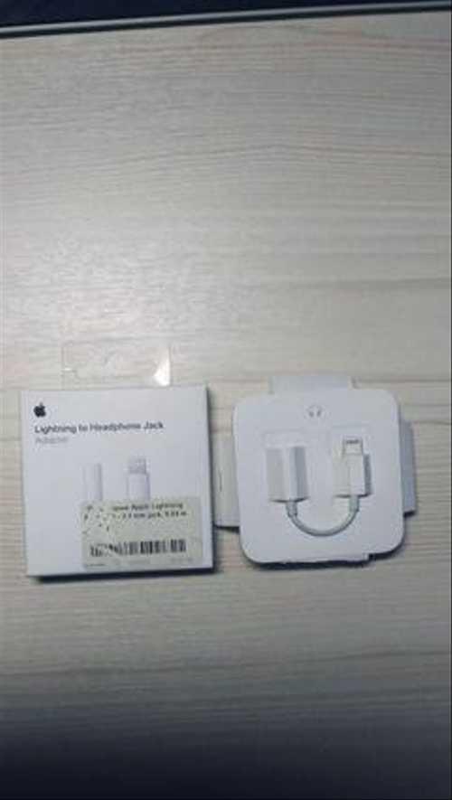 Переходник Apple Lightning to 3.5mm Headphone