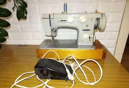 Швейная машина электрическая Подольск 142