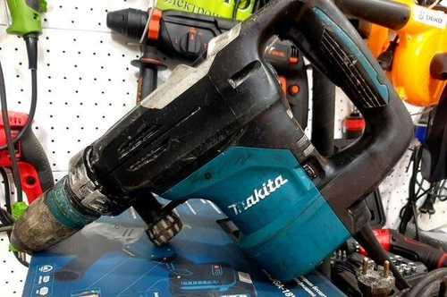 Перфоратор Makita HR4001c