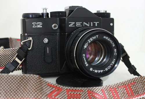 Фотоаппарат Zenit 12 с Helios-44m-5 (не xp, не сд)