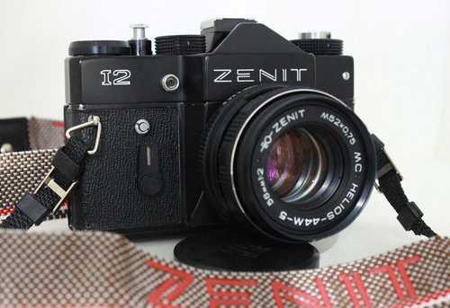 Фотоаппарат Zenit 12 с Helios-44m-5 (не xp, не сд)