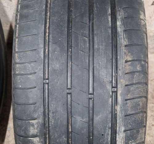 Kumho Ecsta HS51 235/45 R18 94V