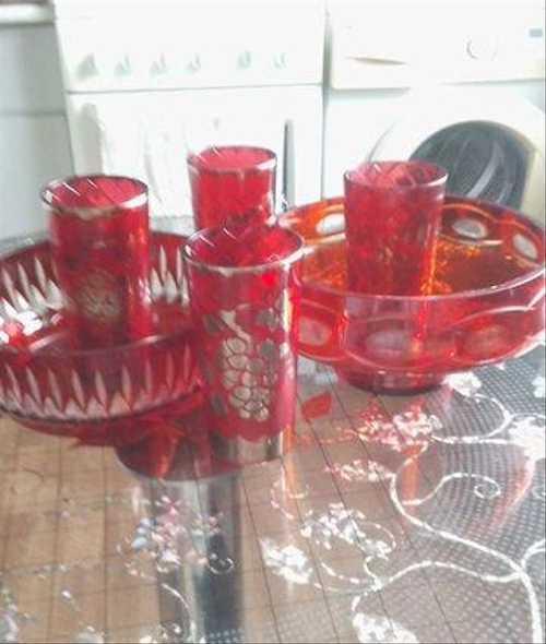 Набор посуды из красного стекла СССР