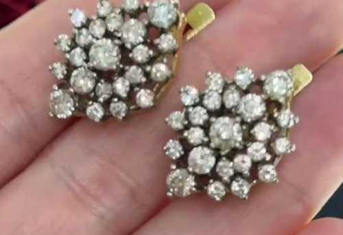 Золотые серьги с бриллиантами 750 пробы