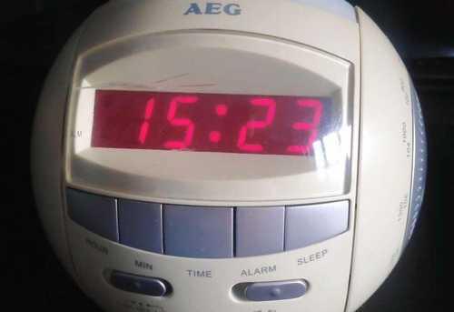 Часы электронные настольные AEG с радио и лампой