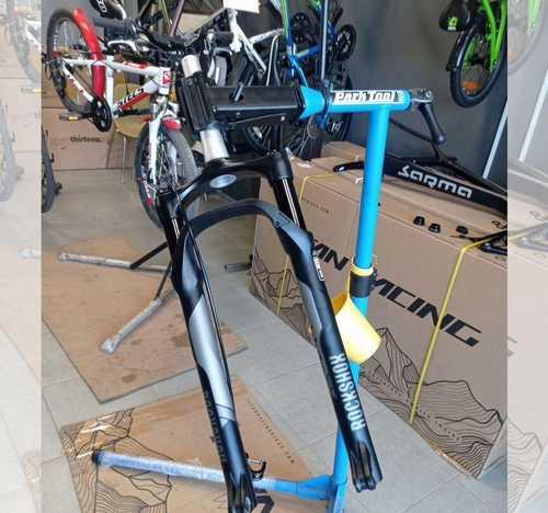 Вилка rock shox Bluto