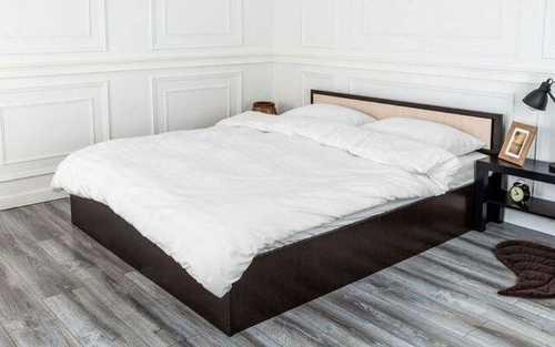 Кровать с матрасом двухспальная