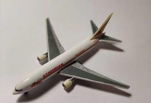 Модель самолета Ethiopian B 767 Herpa 1/500