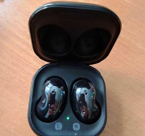 Наушники Samsung Galaxy Buds live