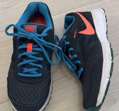 Кроссовки Nike