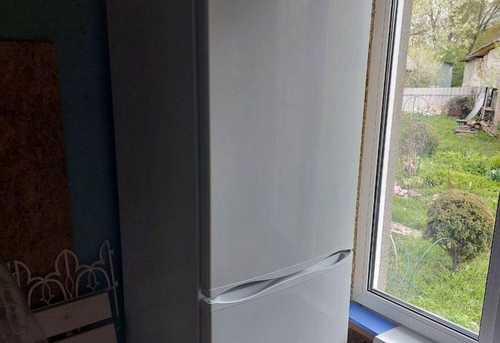 Холодильник atlant бу (под ремонт)