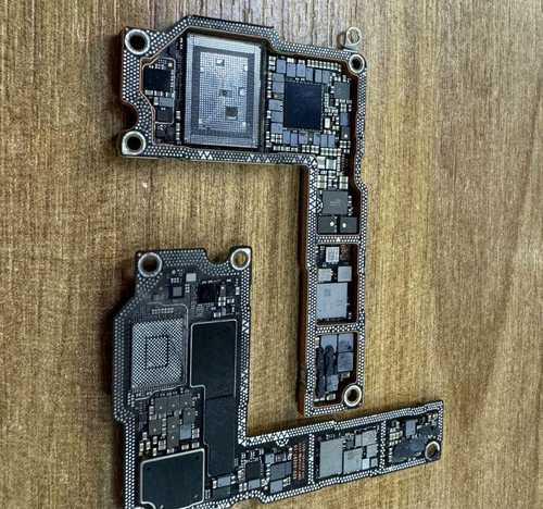 Материнская плата iPhone 16 под пересадку