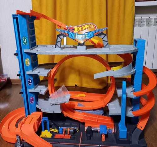 Гоночный трек hot wheels, гараж