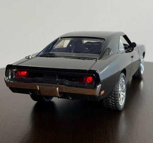 Игрушка машинка Dodge Charger 1970