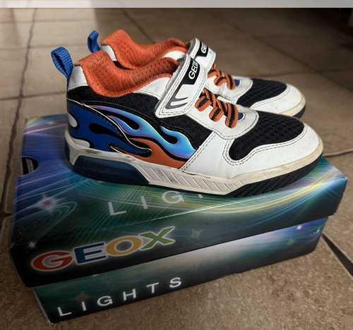 Кроссовки geox светящиеся