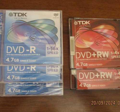 Диски DVD в упаковке