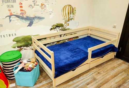 Детская кровать из дерева для дома и дачи