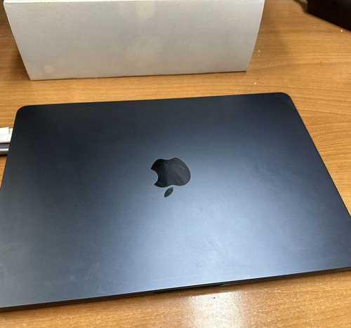 Apple MacBook Air 13 2022 m2 16 512