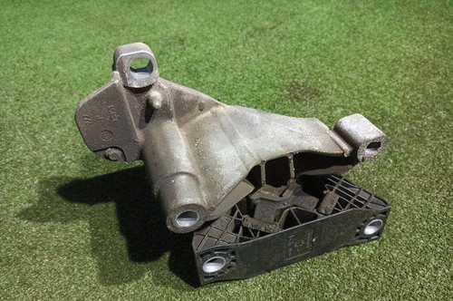 Опора двигателя (Подушка) правая Nissan Almera G15