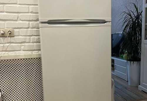 Холодильник морозильник Indesit ST14510