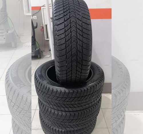 Nexen Winguard Ice Plus 235/55 R17 99T