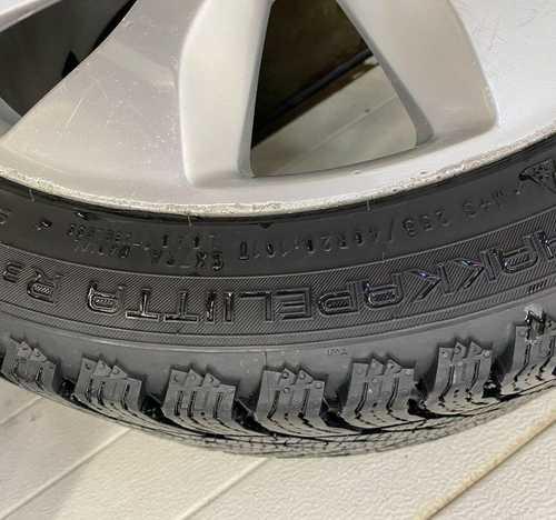 Nokian Tyres Hakkapeliitta R3 SUV 255/40 R20