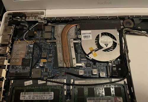 В разборе macbook a1181